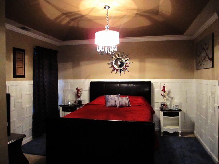 Fabulous New Wainscoting Design | Remodelaholic