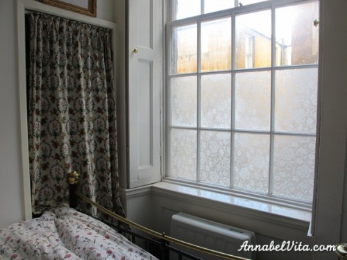 Lace DIY Window Film | Remodelaholic
