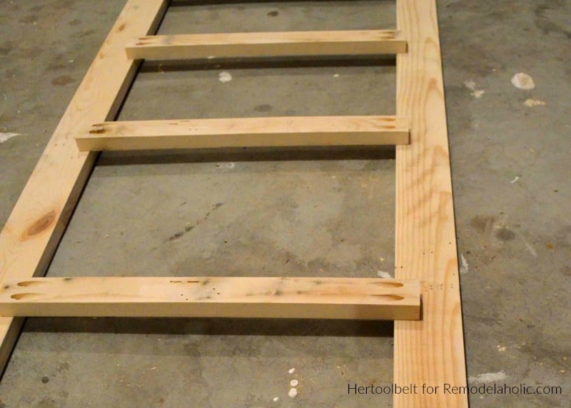 How to Build an Easy $5 DIY Blanket Ladder | Remodelaholic