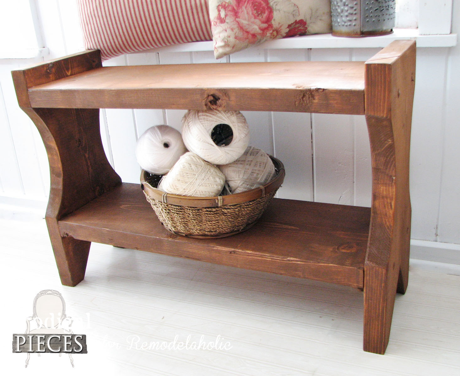 DIY Rustic Farmhouse Bench Tutorial | Remodelaholic
