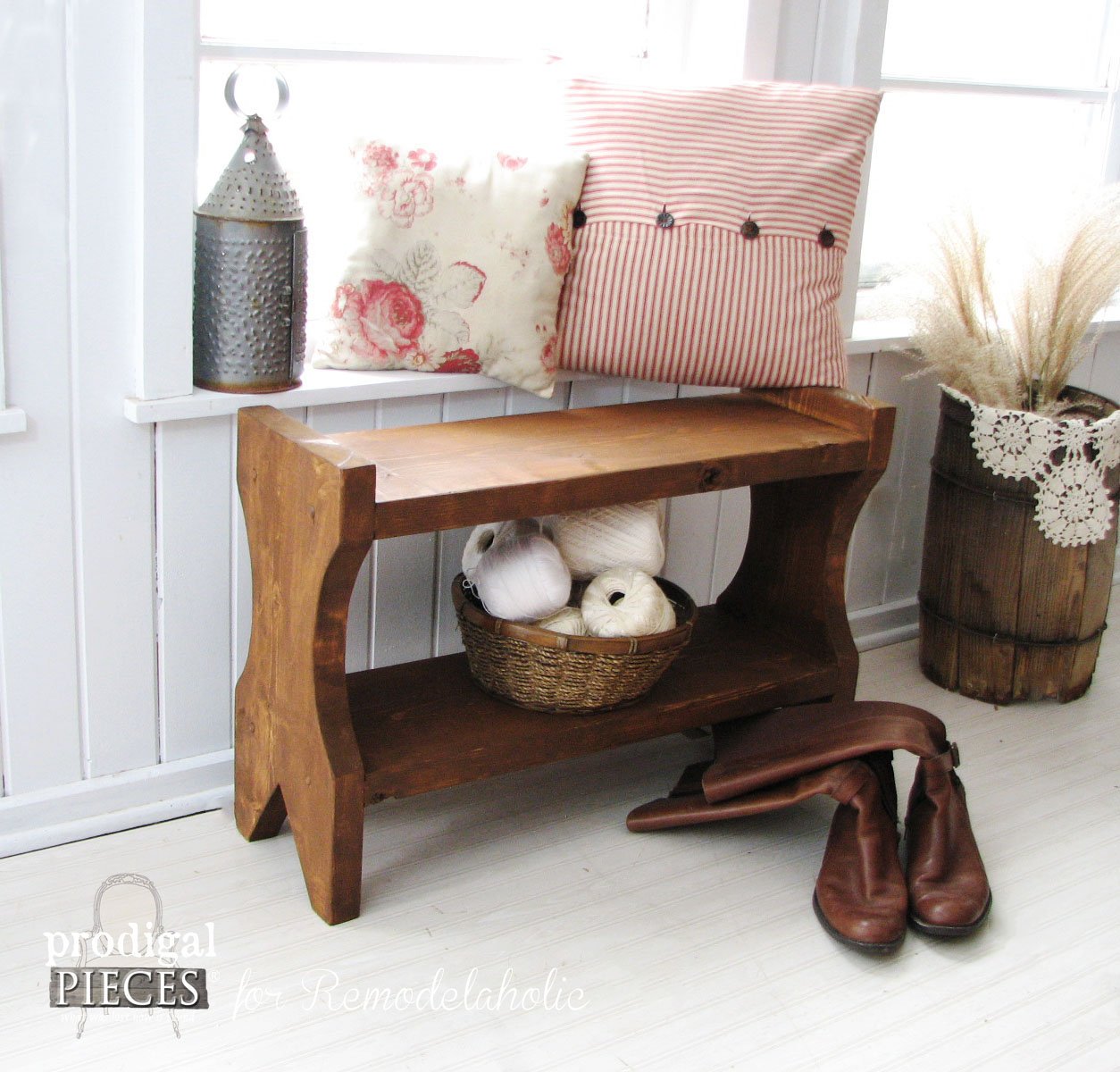 DIY Rustic Farmhouse Bench Tutorial | Remodelaholic