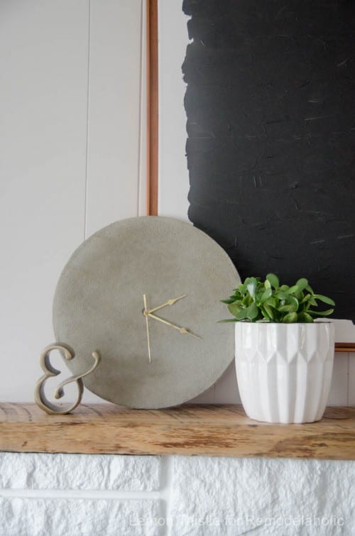 Simple DIY Concrete Clock Tutorial (with less mess!) | Remodelaholic