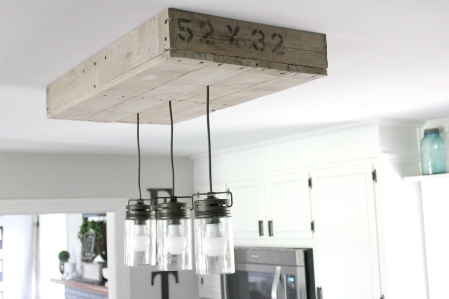 How to Make a Pallet Wood Light Box | Remodelaholic