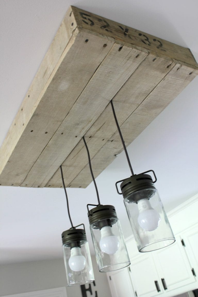 How to Make a Pallet Wood Light Box | Remodelaholic