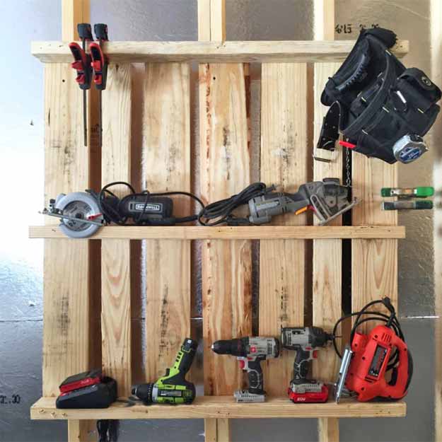 16 Clever Organization Pallet Hacks | Remodelaholic