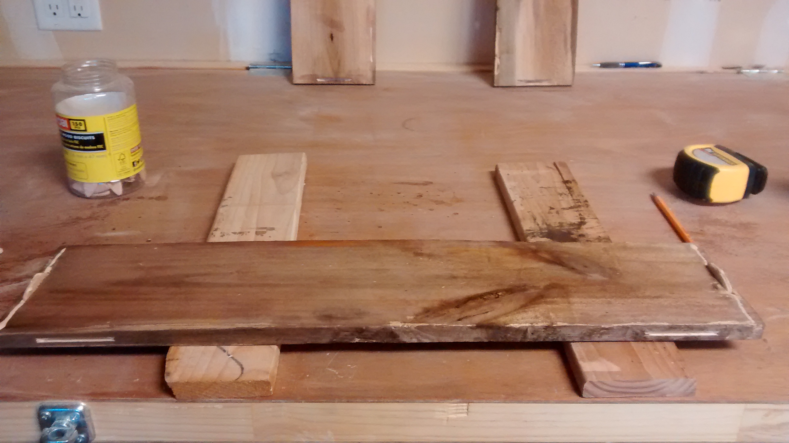 Easy DIY Rustic Pallet Wood Box Centerpiece | Remodelaholic