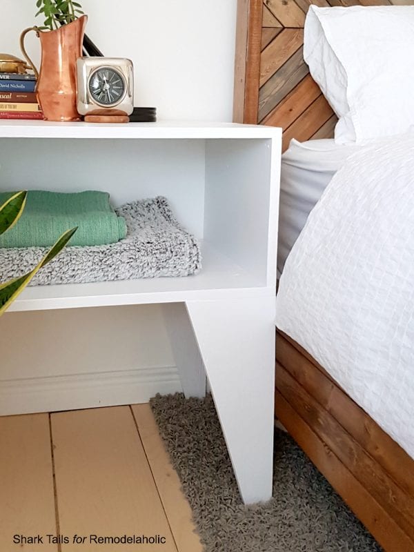 How to Build a SUPER Easy Nightstand for Beginner Builders | Remodelaholic