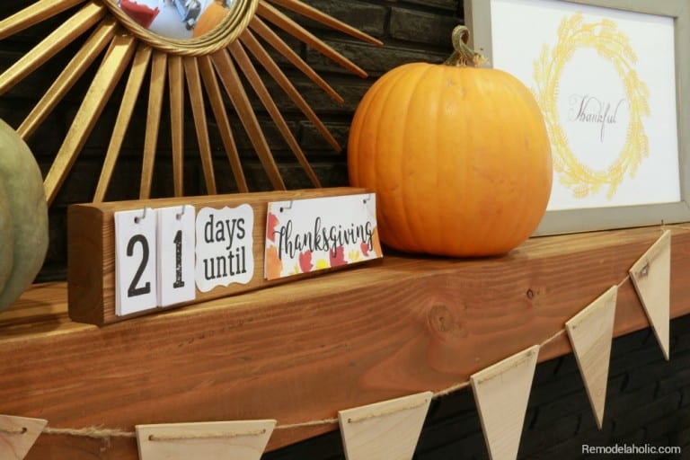 Easy DIY Holiday Countdown Board + Printables | Remodelaholic