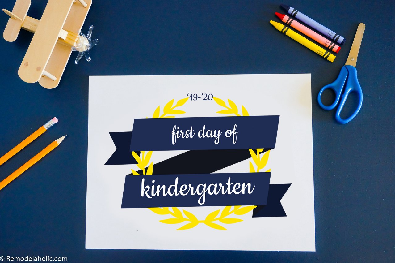 Printable School Photo Signs for the First Day of School | Remodelaholic