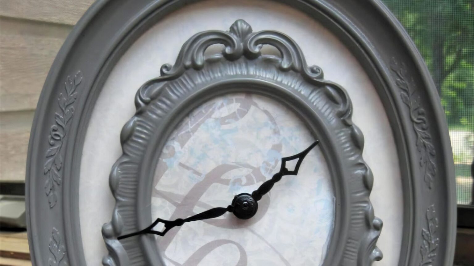 Time Twists: 10 DIY Clock Transformations to Wow! | Remodelaholic