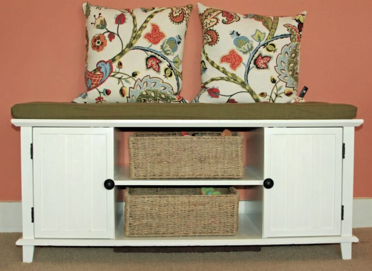 Craft Your Comfort: 29 Must-Try DIY Bench Projects! | Remodelaholic