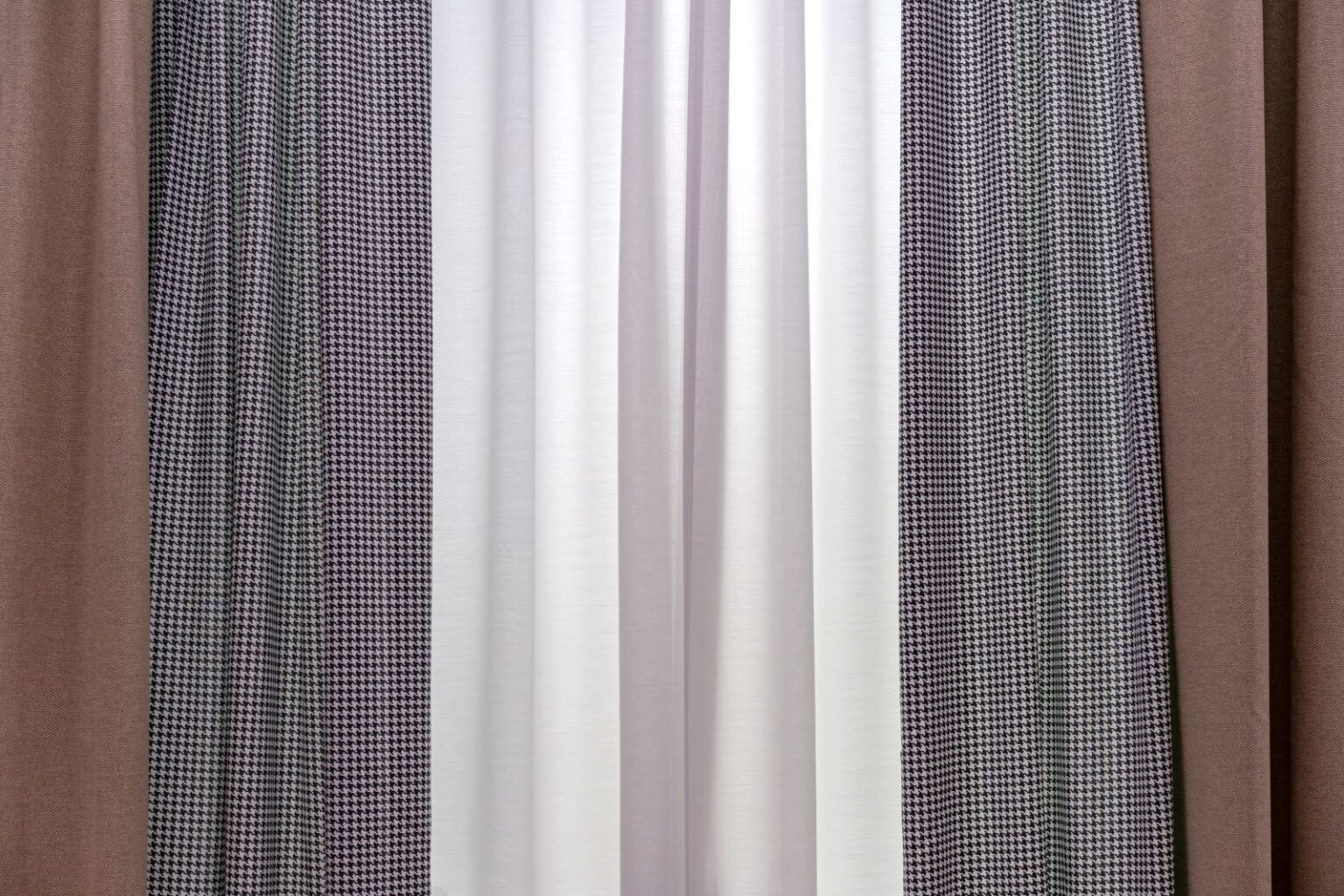 Window Magic: 17 Curtain Ideas for a Trendy Look! | Remodelaholic
