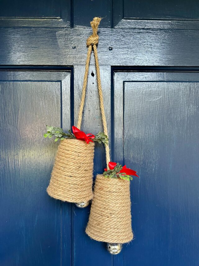 Easy Dollar Tree DIY Christmas Bells Door Hanger | Remodelaholic
