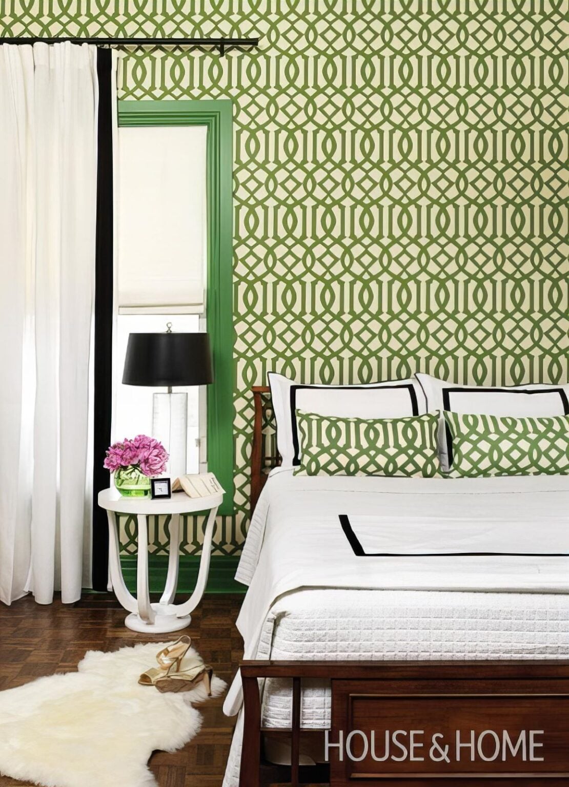 25 Beautiful Examples of Colored Trim | Remodelaholic